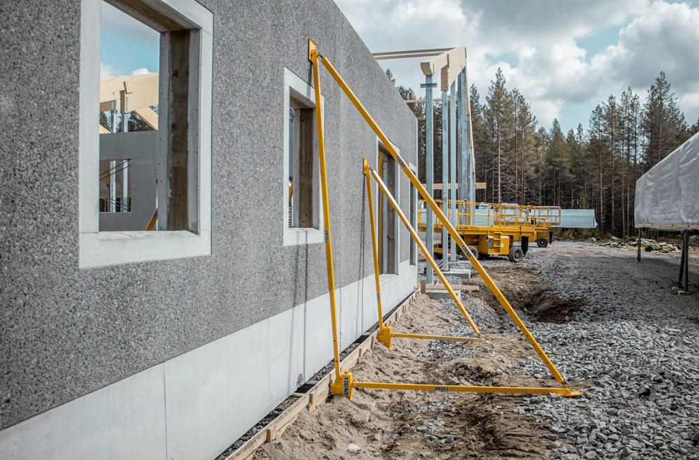 Stedox - Wall props and work methods for erecting elements